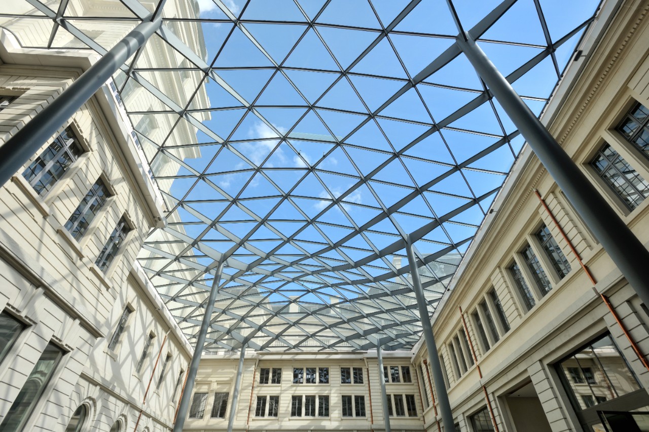 Low-e glass: Low emissivity & energy efficiency glass coating ...