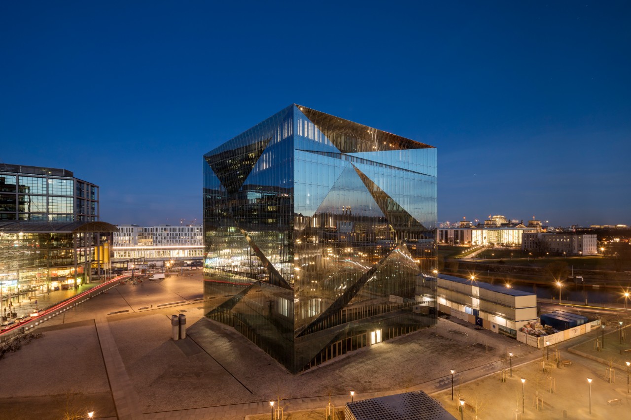 Glare control glass : How does it work? | Guardian Glass