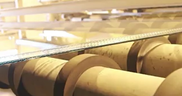 Glass manufacturing process: production , coating, lamination ...