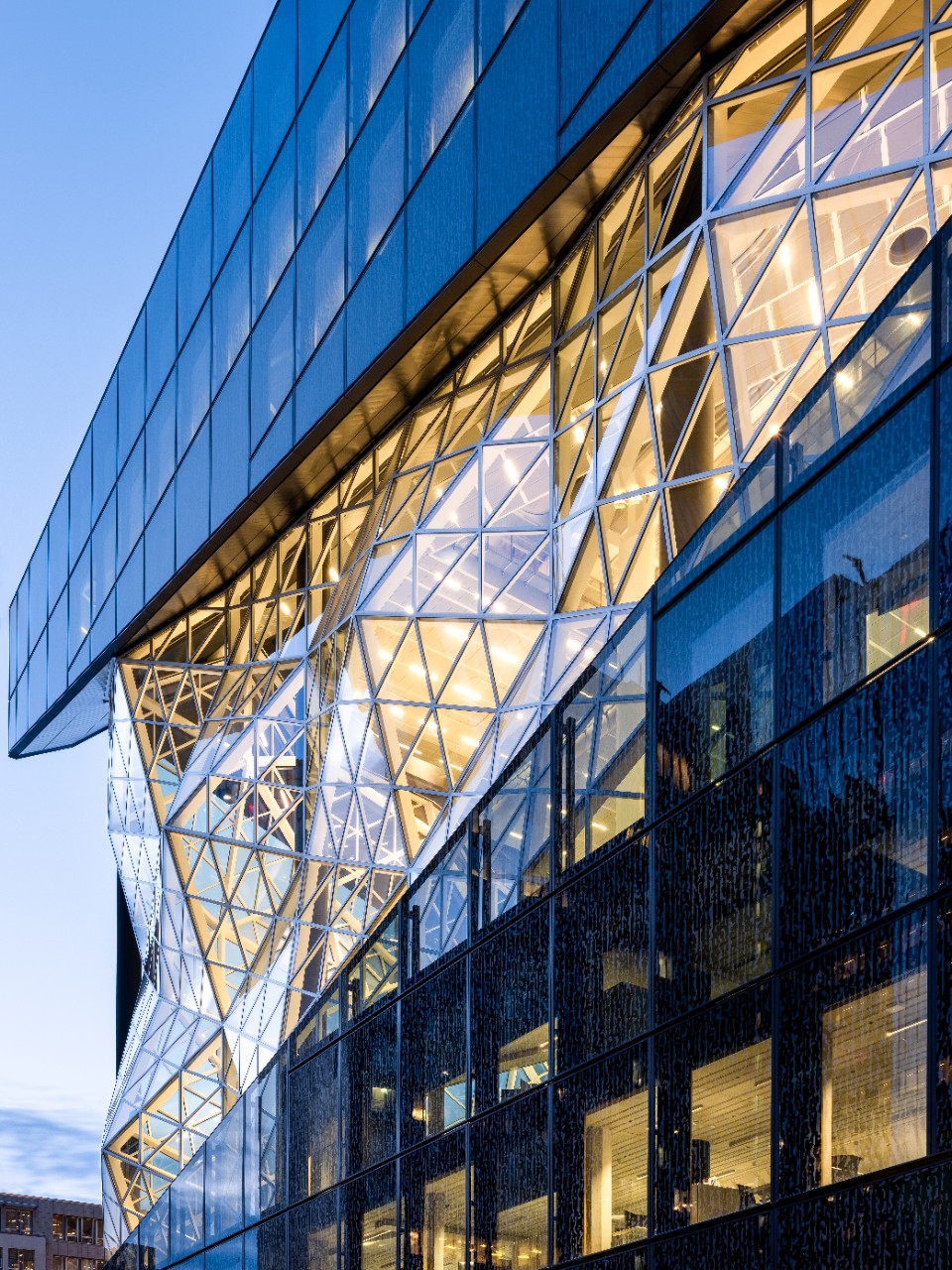 Properties of glass: transparency, emissivity, strength, heat ...