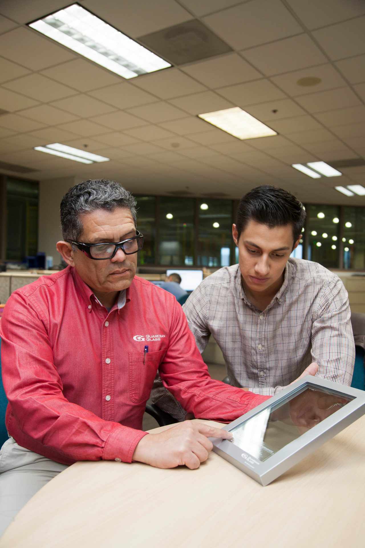 Programa de fabricantes de vidrio | Guardian Glass